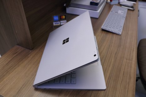 Surface Book 2 ( 13.5 inch ) ( i7/8GB/256GB )